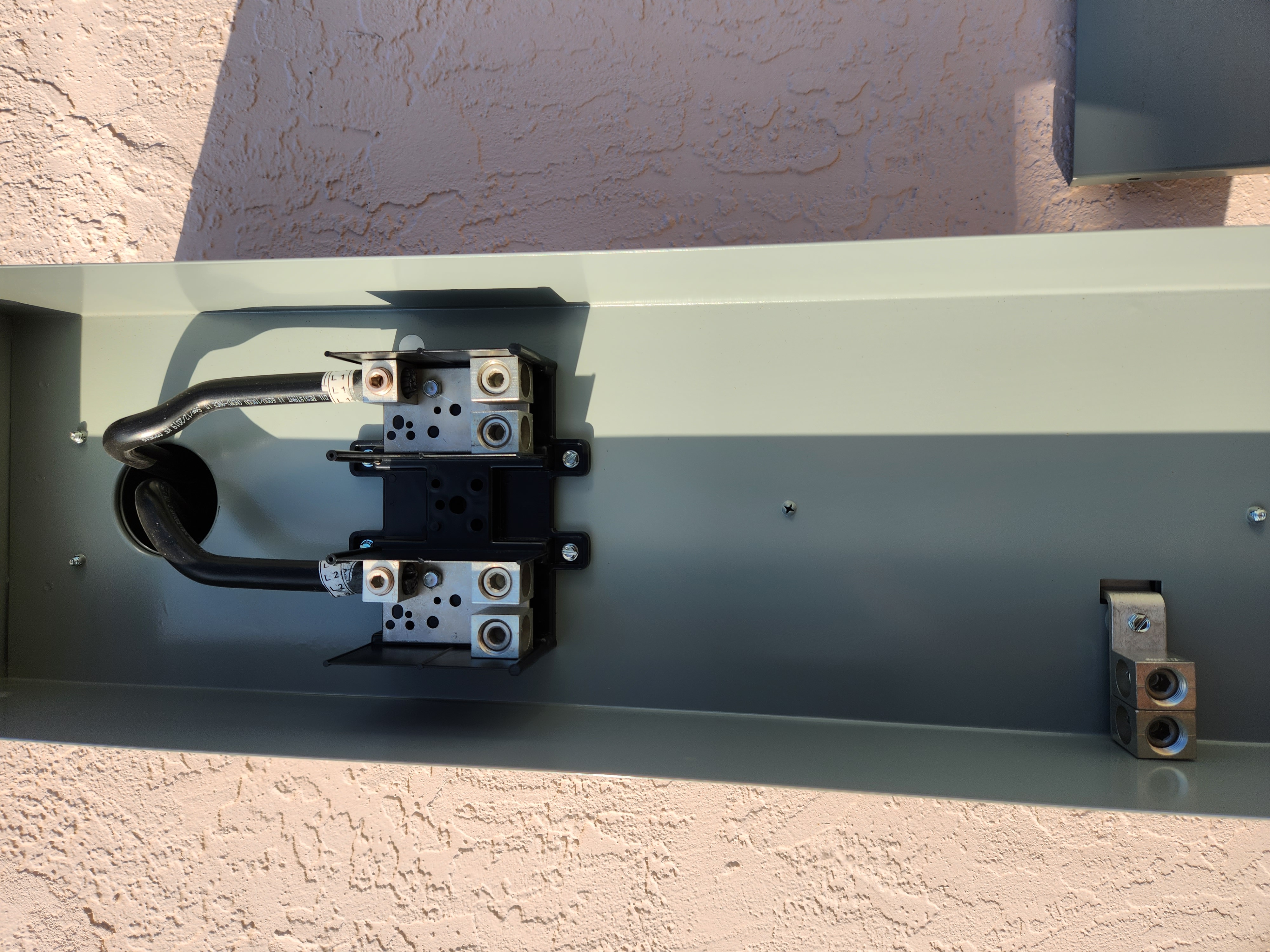 R281C1P6H - MIDWEST 200A 4SP MB METERED-RINGLESS MOBILE HOME PEDESTAL ...