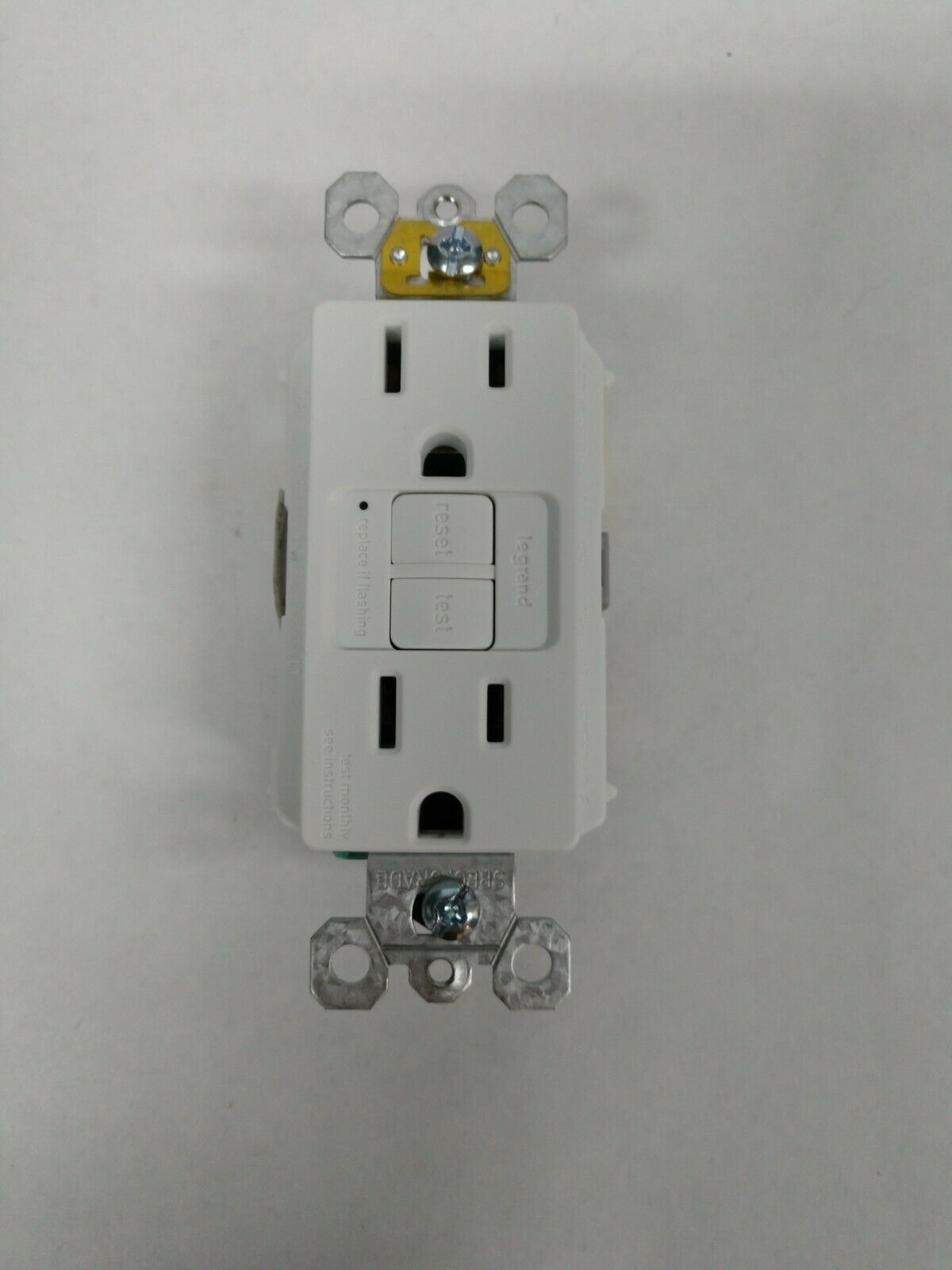 Legrand Radiant 1597 Tamper-Resistant 15-Amp 125-Volt Self-Test GFCI ...