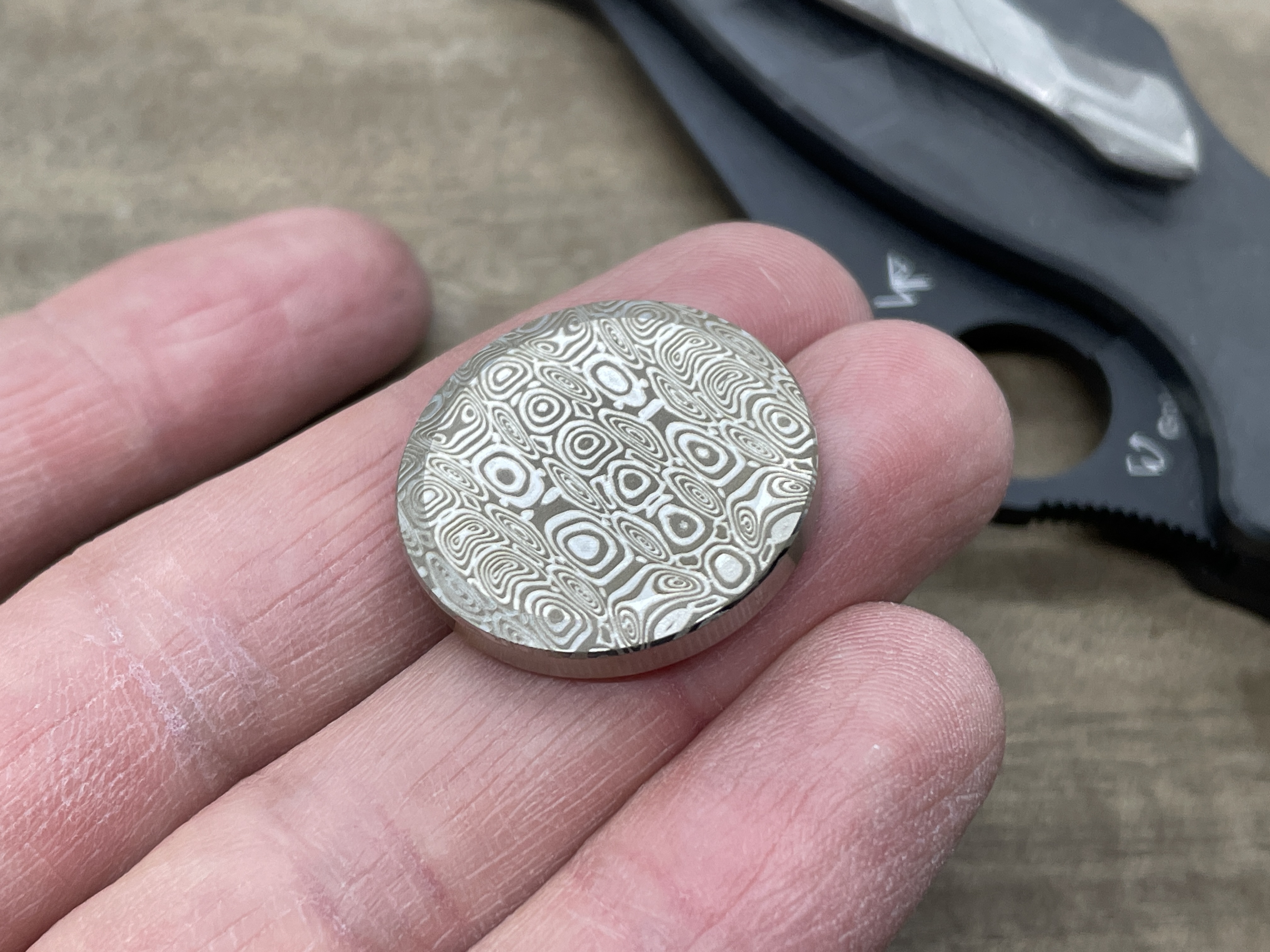 4 Sizes Dama LADDER Stainless Steel Worry Coin | eBay