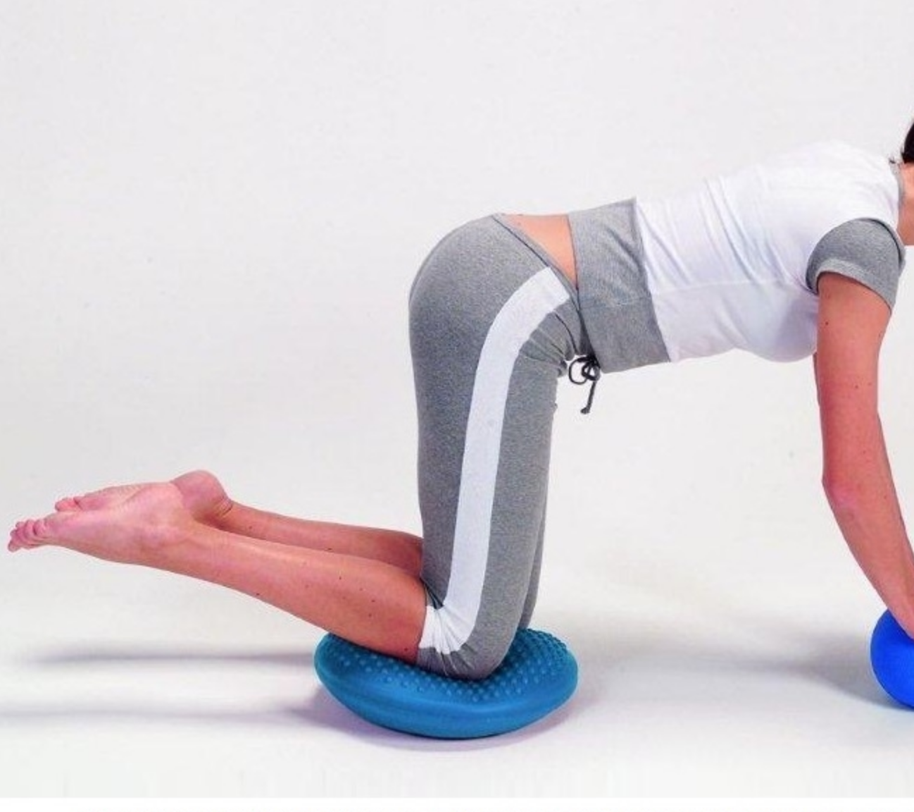 Gymnic Disc 'o' Sit Inflatable Seating/Balance Cushion w/ Smooth ...